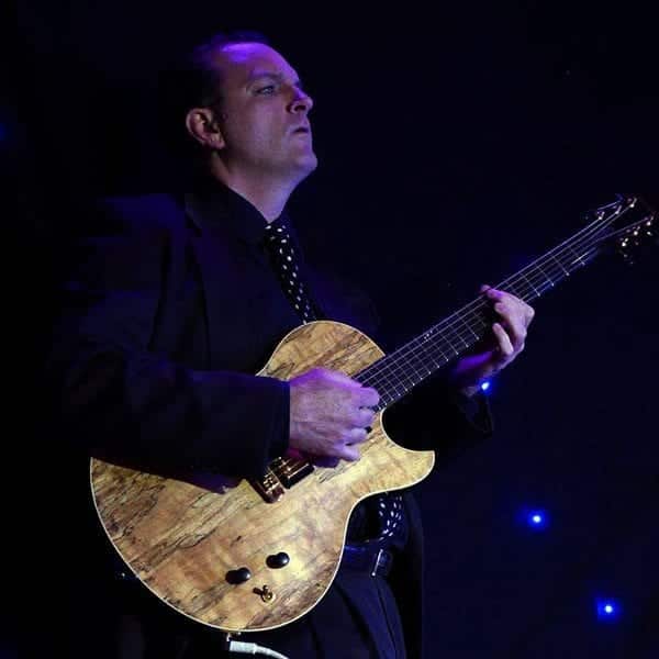 Benny™ | Benedetto Guitars